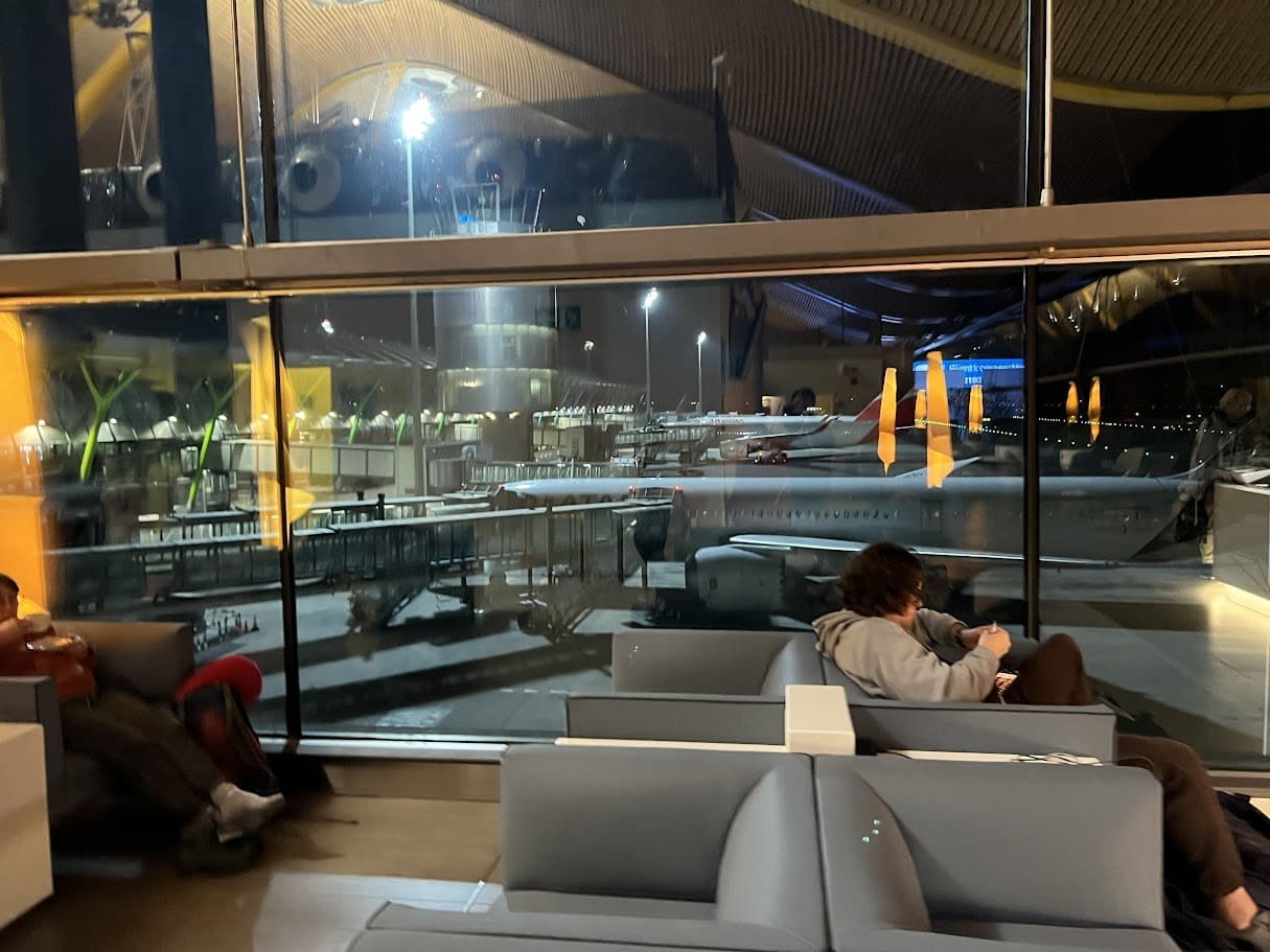 Sala VIP Neptuno: conforto e exclusividade no Aeroporto de Madrid ...